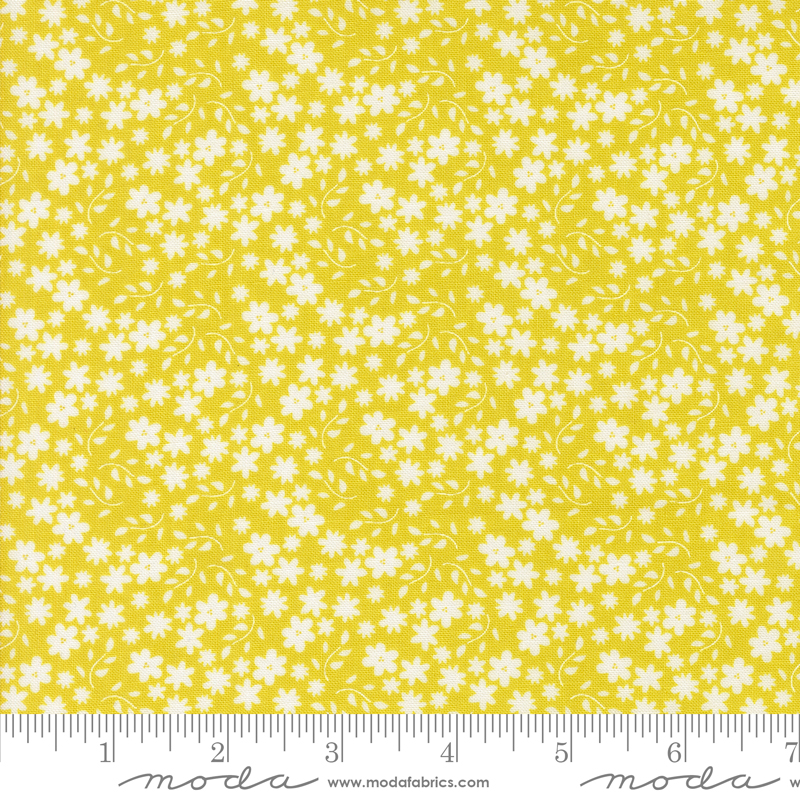 Raspberry Summer Blossom Summer | Sherri & Chelsi | Moda Fabrics ...